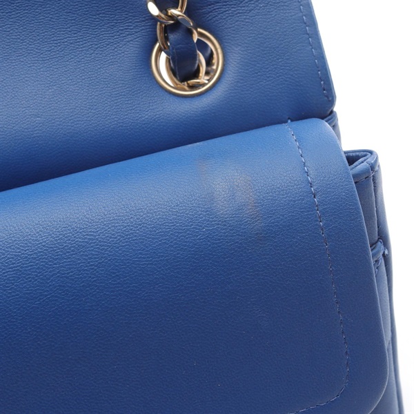 シャネル(CHANEL)シャネル シェブロン Vステッチ Wフラップ ショルダー